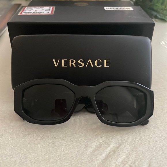 Versace | Accessories | Versace 4265 Medusa Logo Black Gold Vintage Cat ...